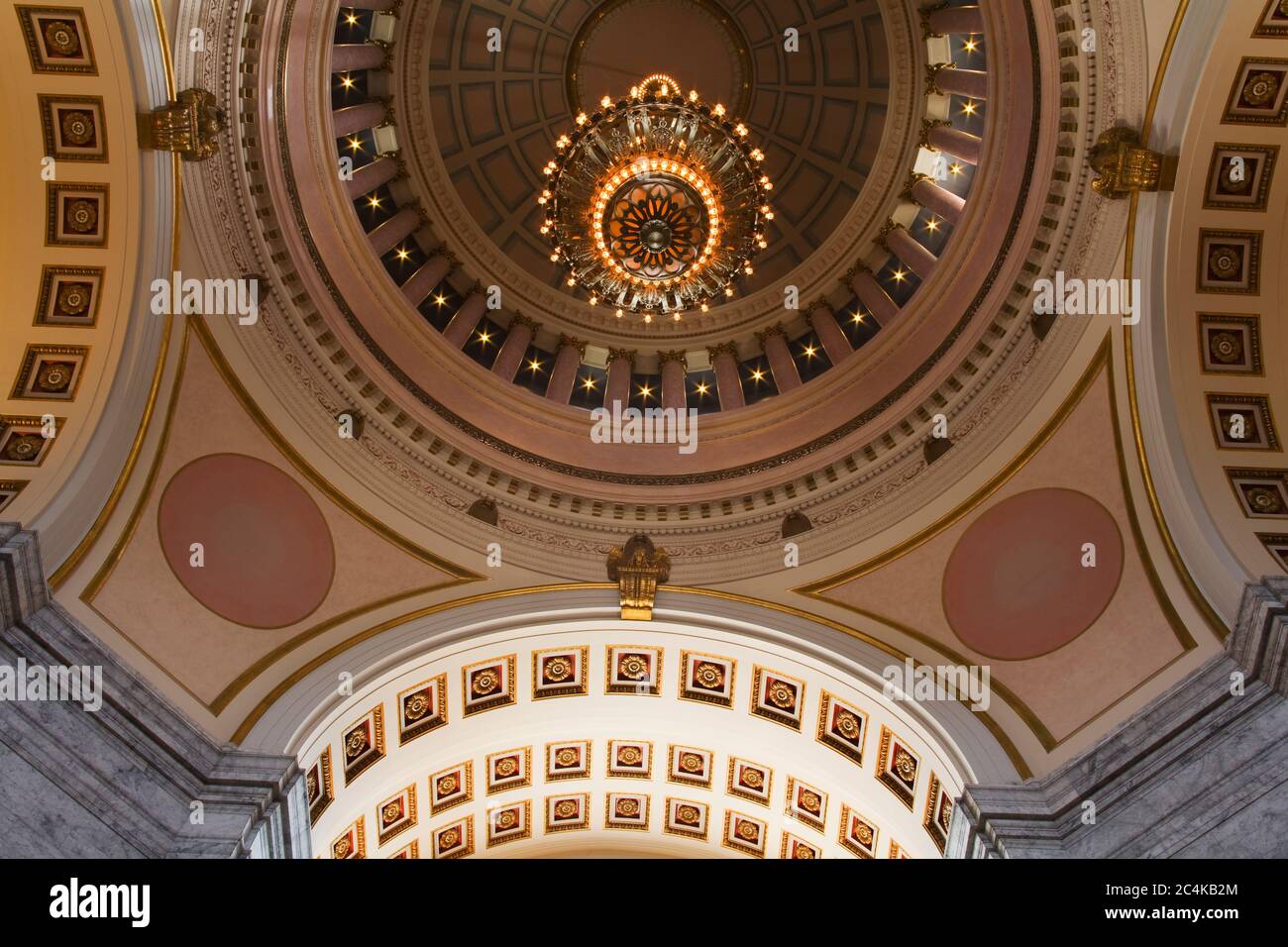 Capitol rotunda washington interior hi-res stock photography and images ...