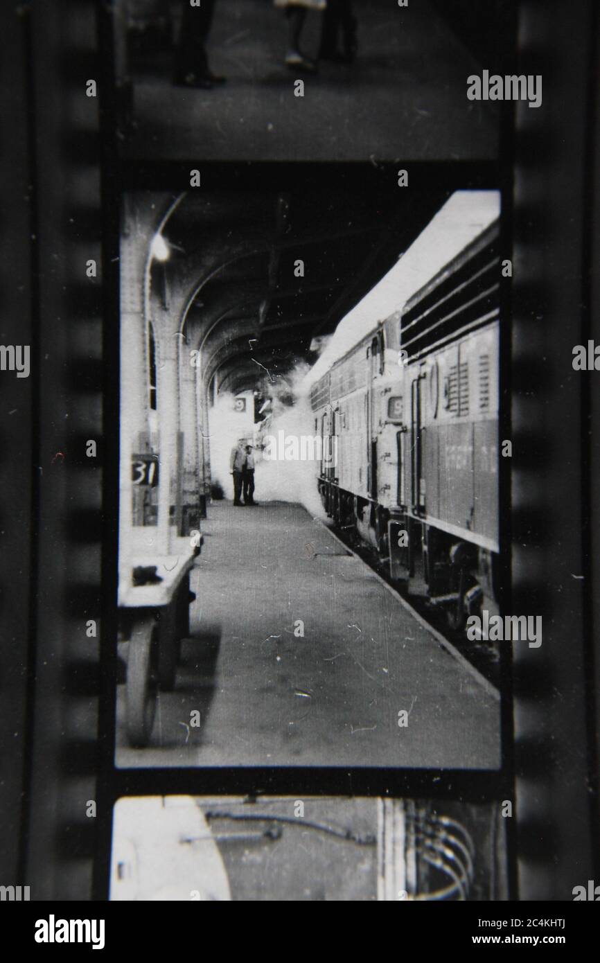 Train station commuters 1970s hi-res stock photography and images - Alamy