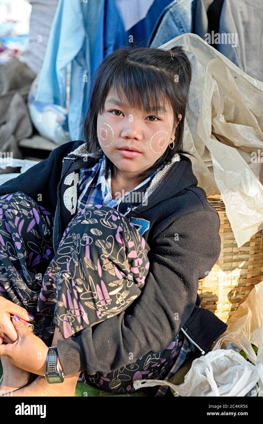 Myanmar people portrait hi-res stock photography and images - Alamy