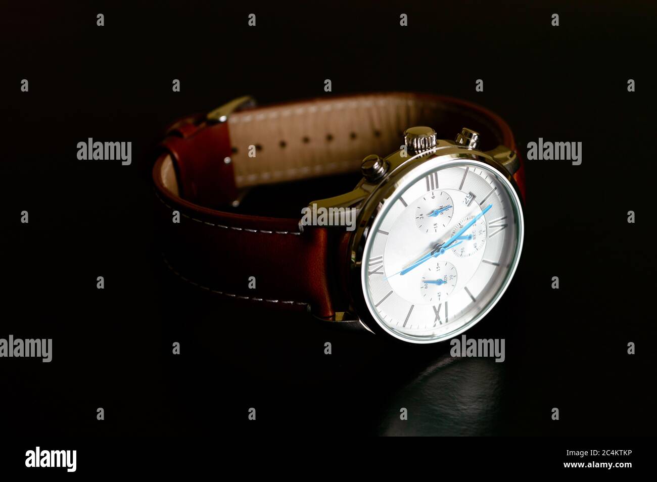 Men clock hi-res stock photography and images - Alamy