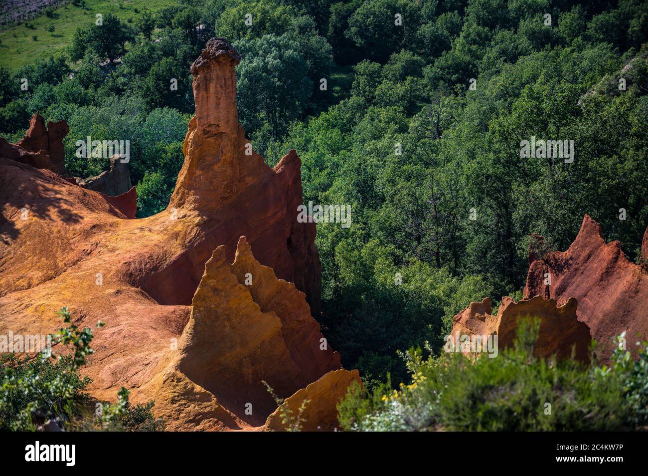 Luberon national park view hi-res stock photography and images - Alamy