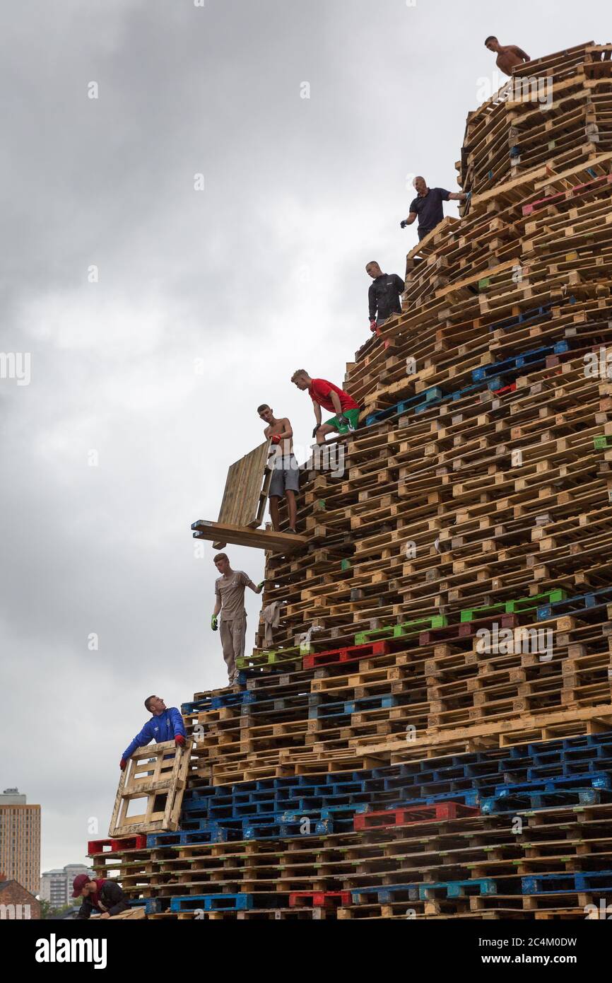 Building a bonfire in Sandy Row, Belfast for the eleventh night party ...