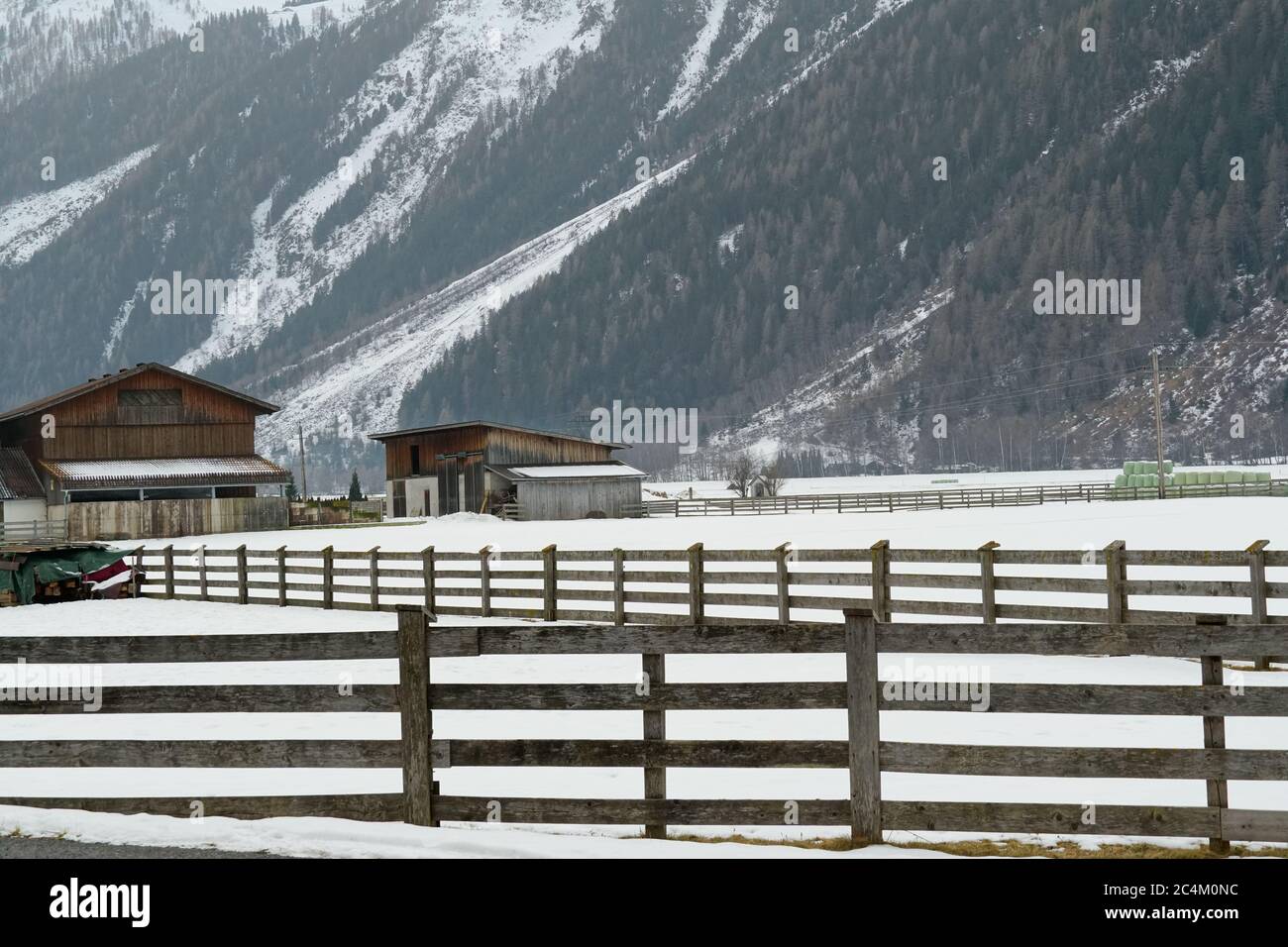 Two barns hi-res stock photography and images - Alamy