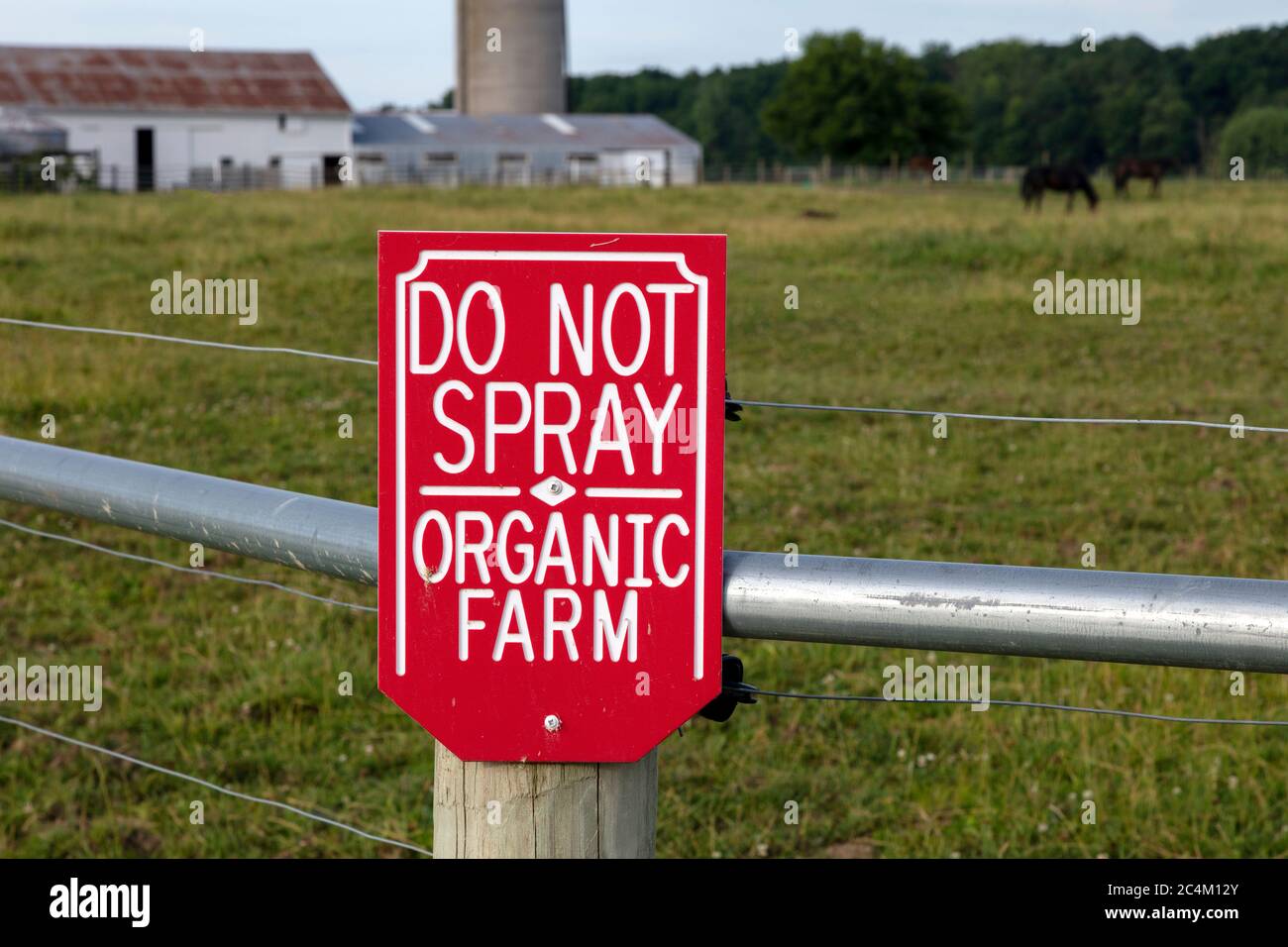 Do Not Spray sign, Organic farm, Amish, N. Indiana, USA, by James D ...