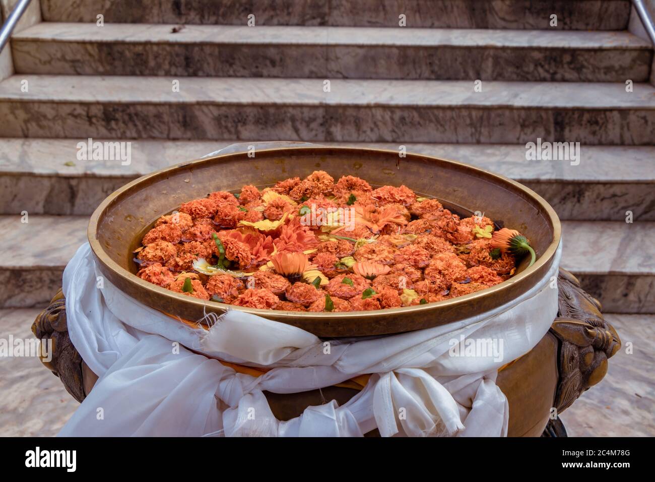 Lotus throne, just below the Golden Statues in Buddha Park ...