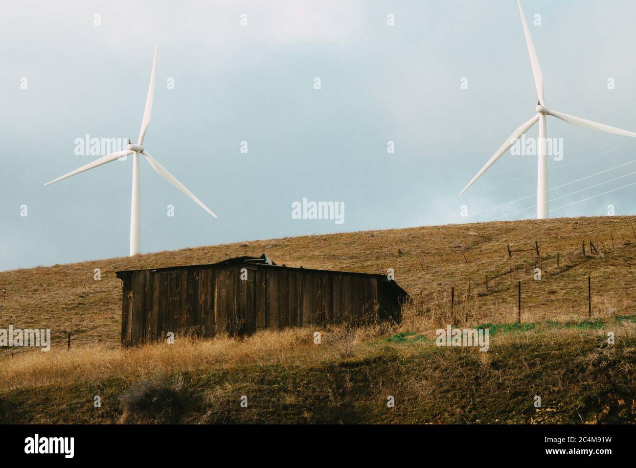 Farm barn windmill black hi-res stock photography and images - Alamy