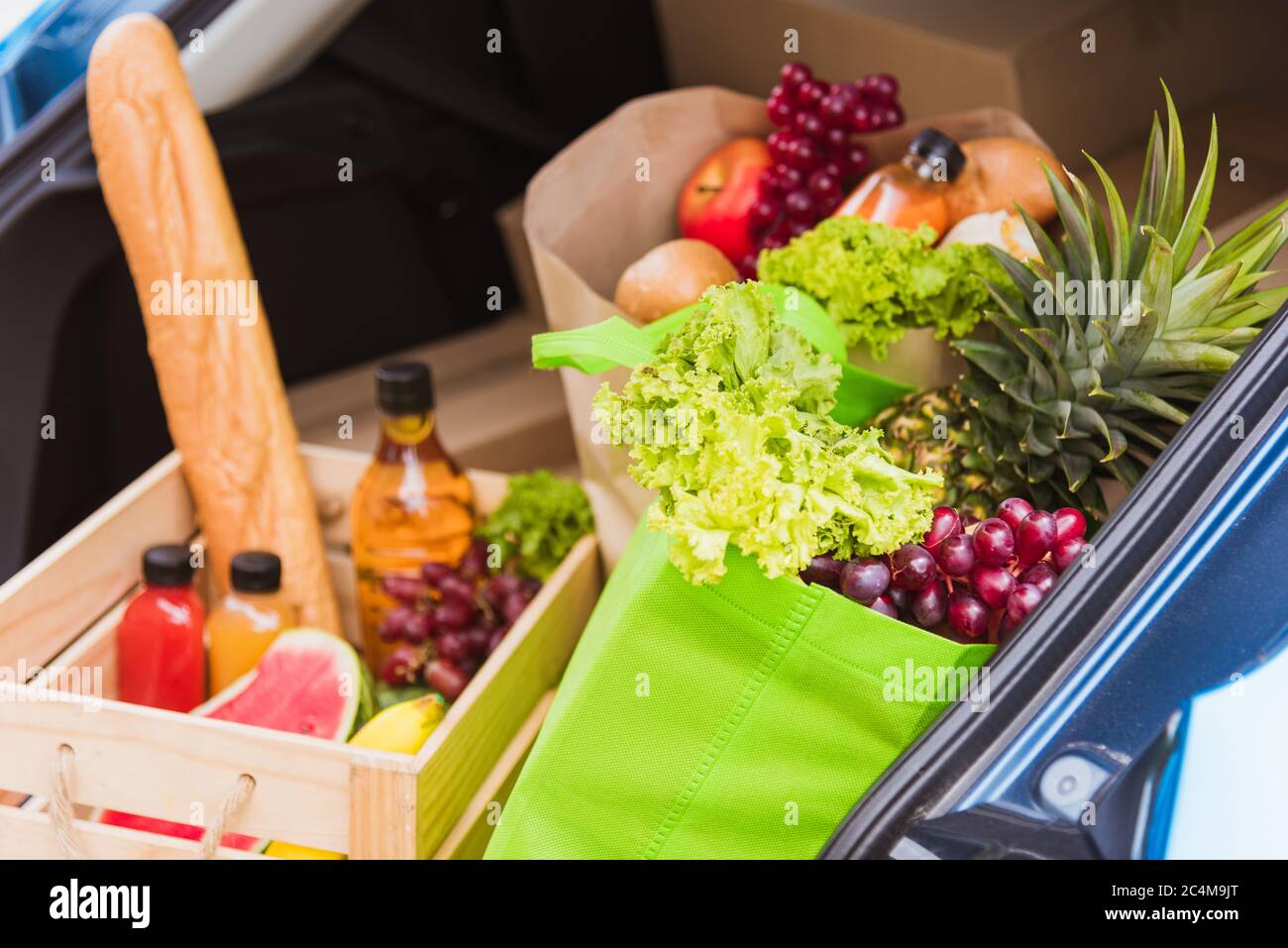 Fruit vegetable delivery van in hi-res stock photography and images - Alamy