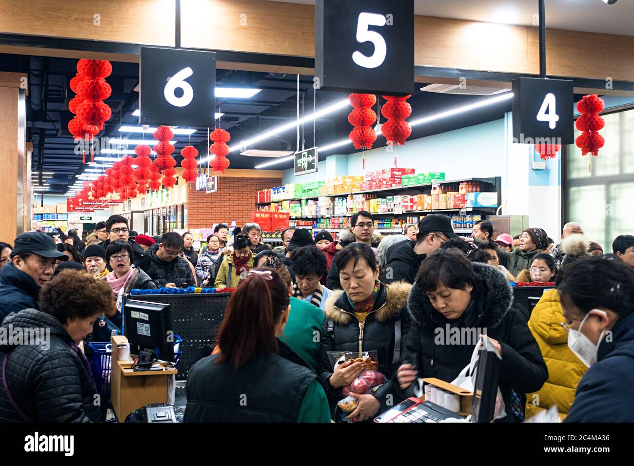 Asian cashier hi-res stock photography and images - Alamy
