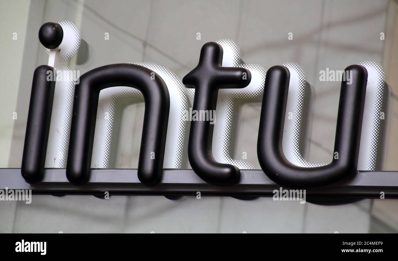 Intu lakeside shopping hi-res stock photography and images - Alamy