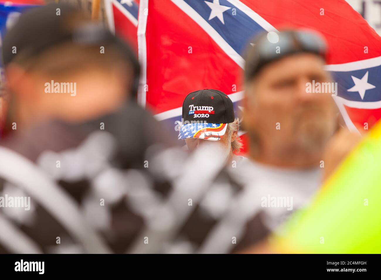 Confederate flag trump hi-res stock photography and images - Alamy
