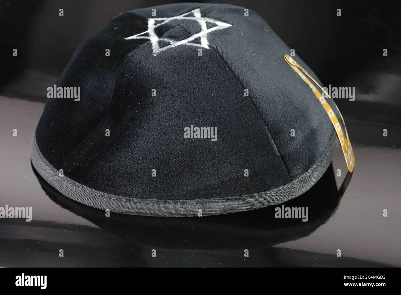 Yarmulke hi-res stock photography and images - Alamy