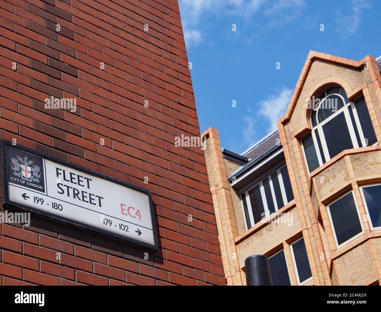 Newspaper office building hi-res stock photography and images - Alamy