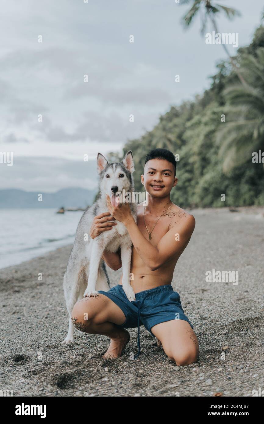 Portrait filipino female teenager hi-res stock photography and images ...