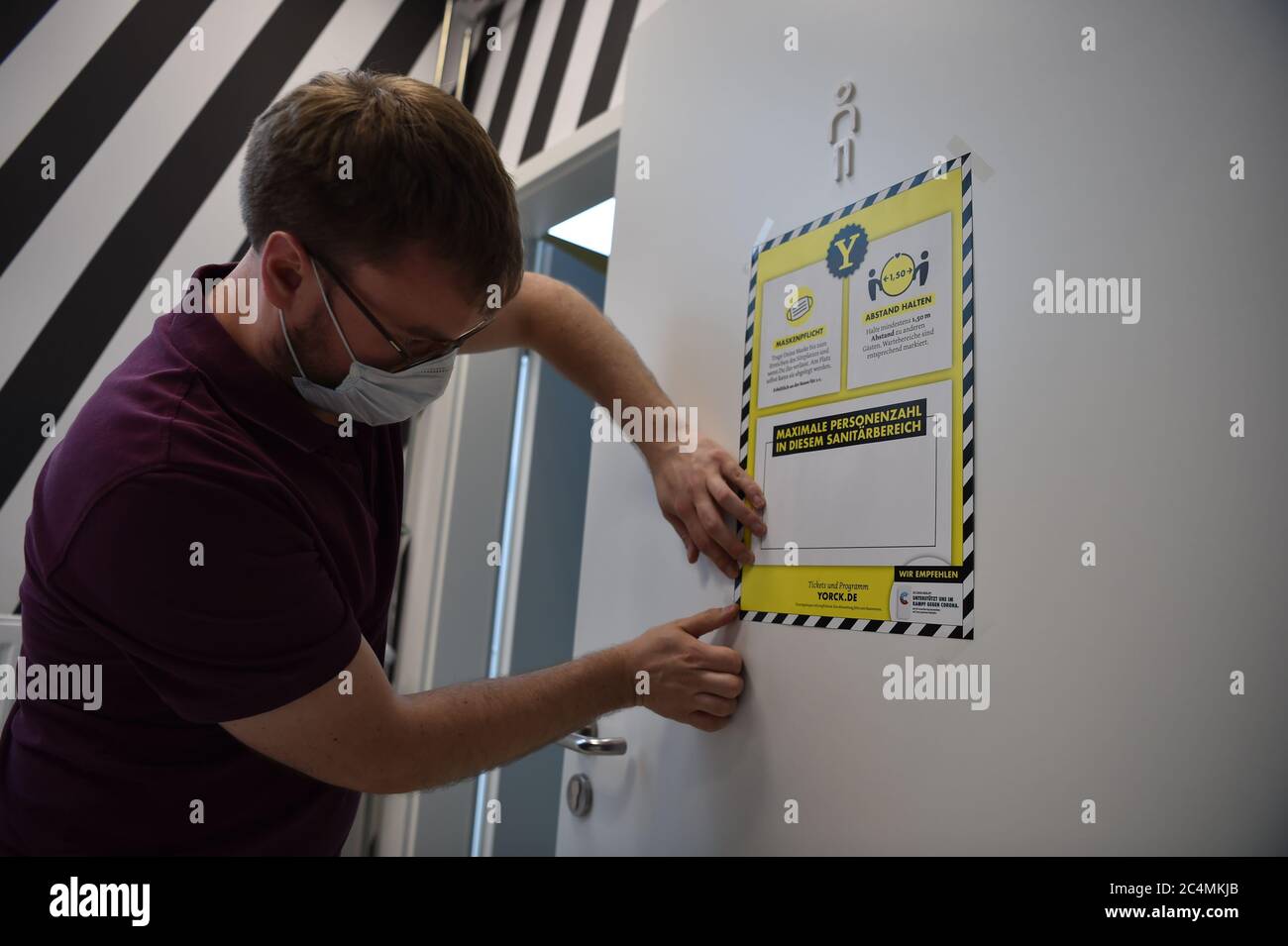 Cinema toilets hi-res stock photography and images - Alamy