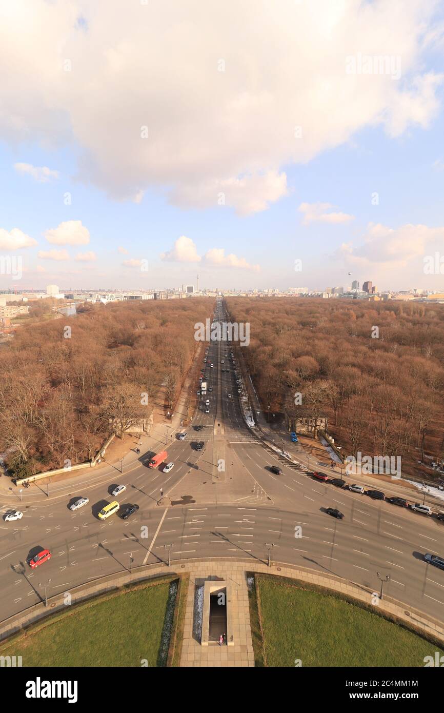 Bird's eye view of the street leading to the Grosser Stern surrounded ...