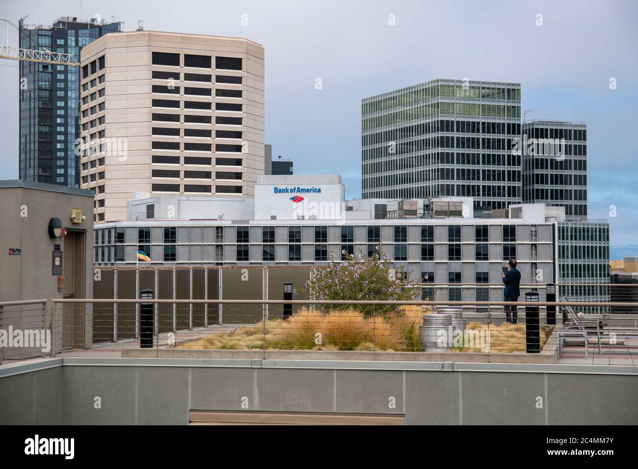Modern apartment complex california hi-res stock photography and images ...