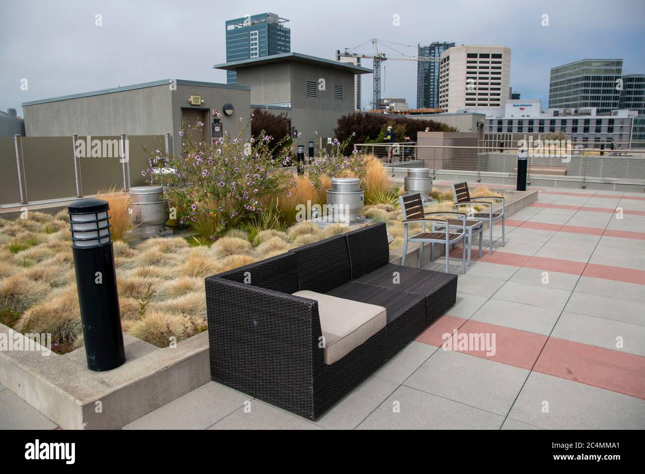 Modern apartment complex california hi-res stock photography and images ...