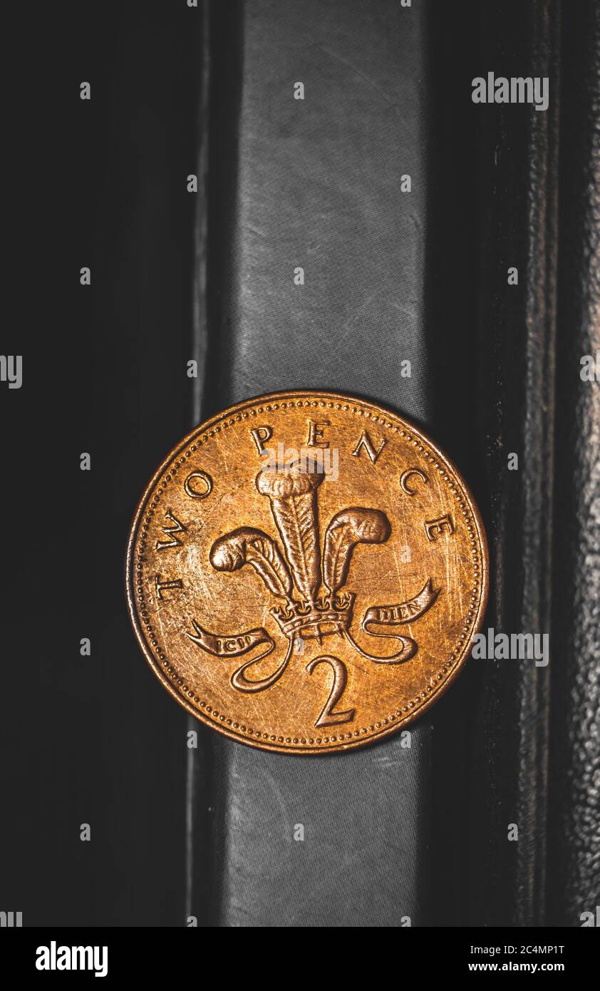 2001 two pound coin hi-res stock photography and images - Alamy