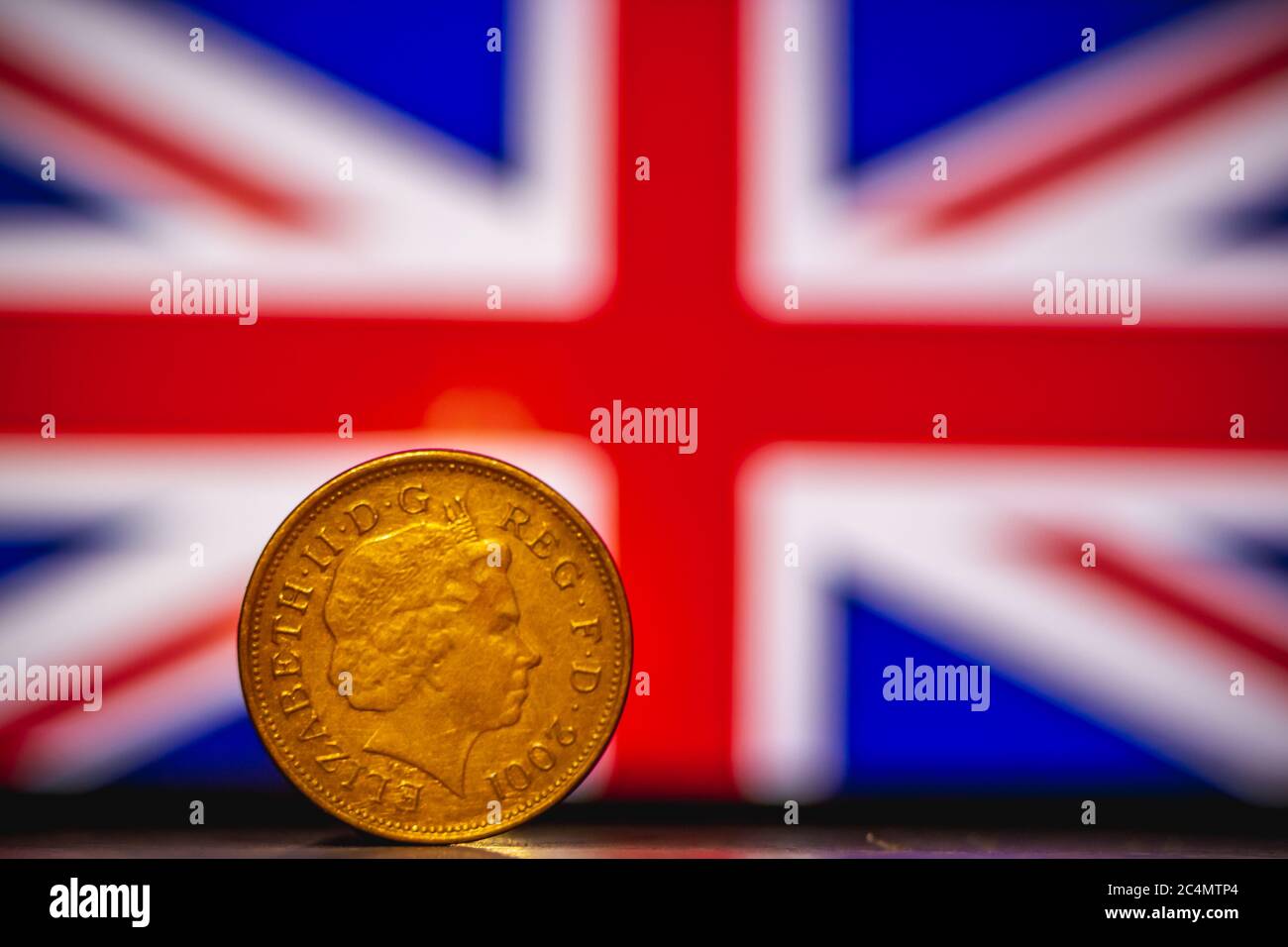2001 two pound coin hi-res stock photography and images - Alamy