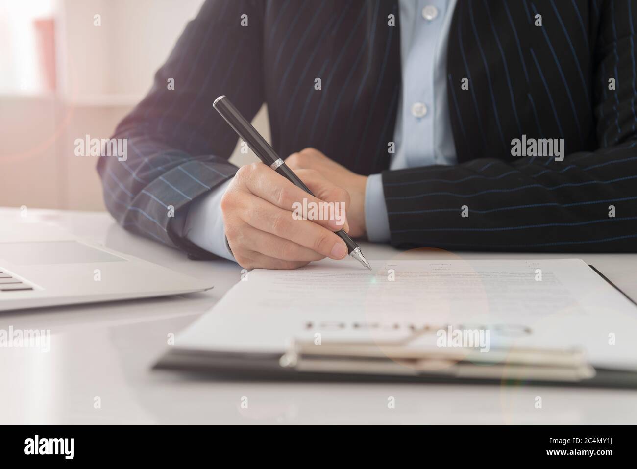 Business people signing a contract or agreement Stock Photo - Alamy