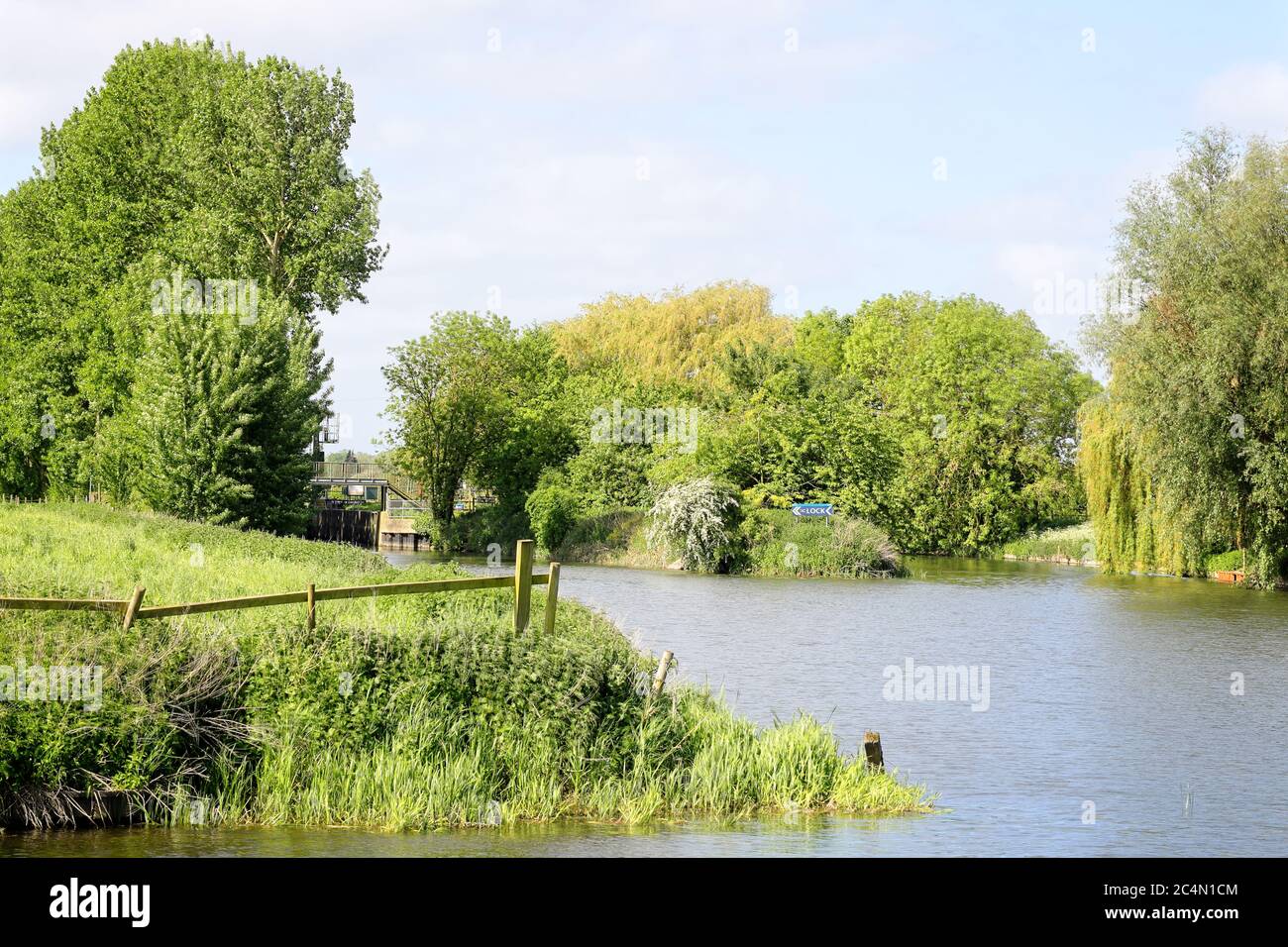 The River Cam just below the lock at Waterbeach, Cambridgeshire ...