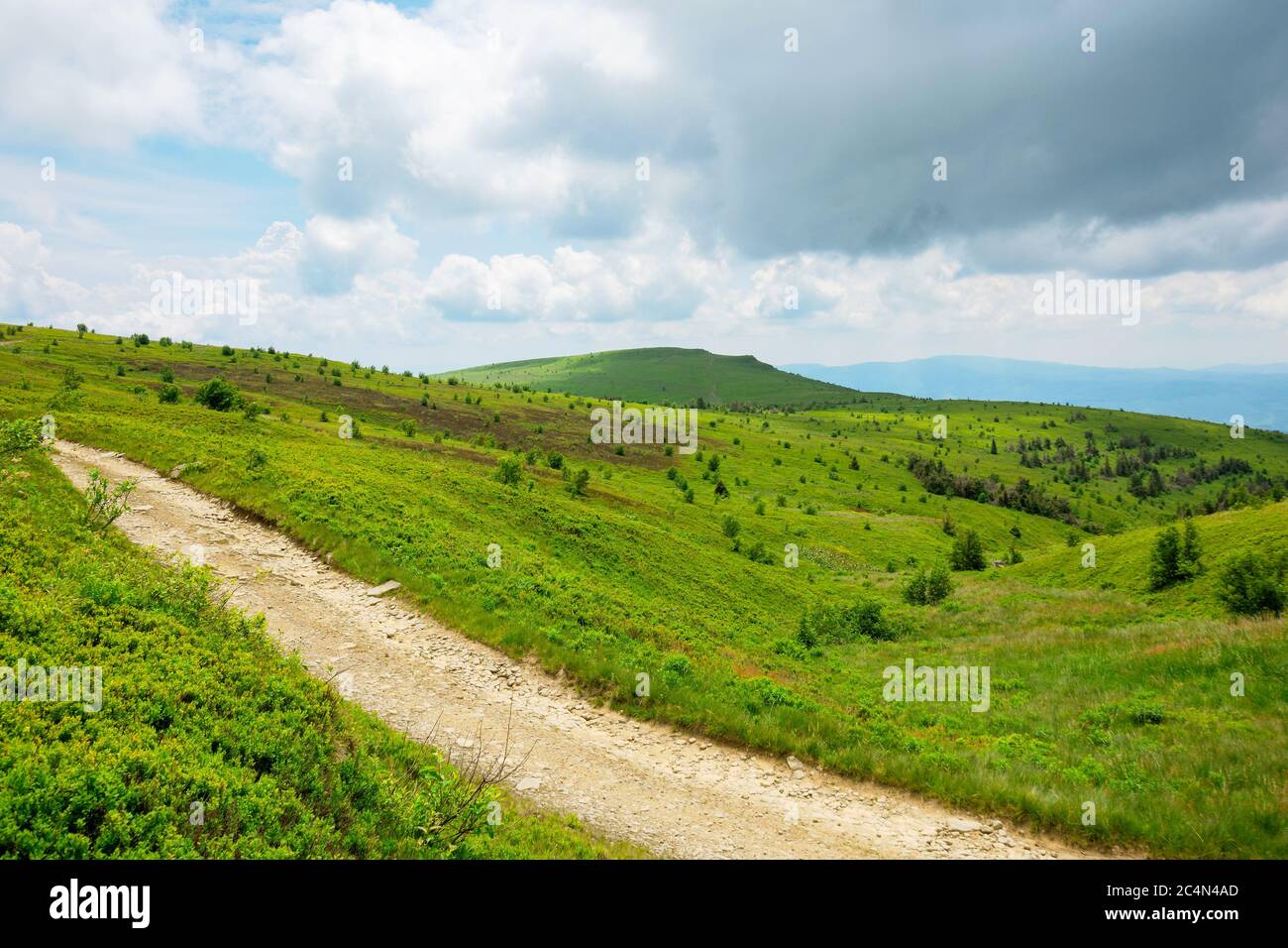Path through mountain hi-res stock photography and images - Alamy