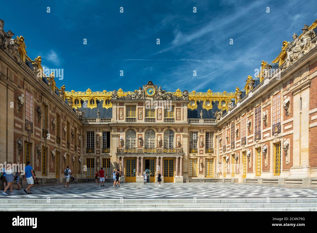 Paris gold gate versailles palace hi-res stock photography and images ...