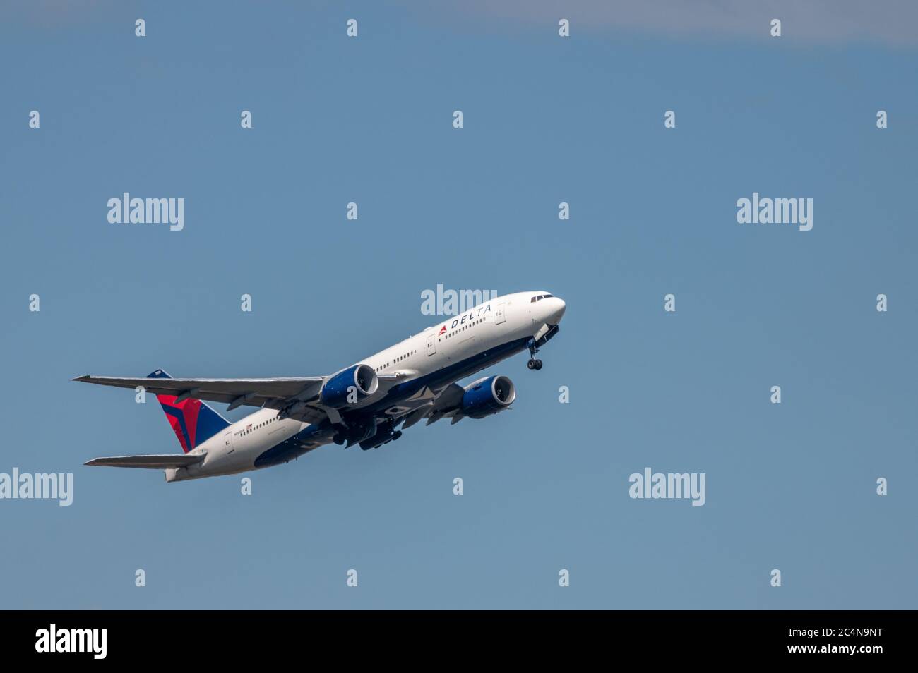 Delta Airlines Boeing 777-200 passenger aircraft registration N860DA ...