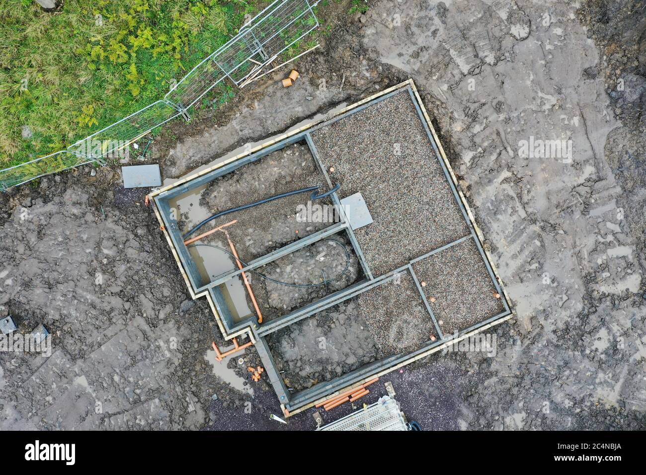 New build house uk aerial hi-res stock photography and images - Alamy