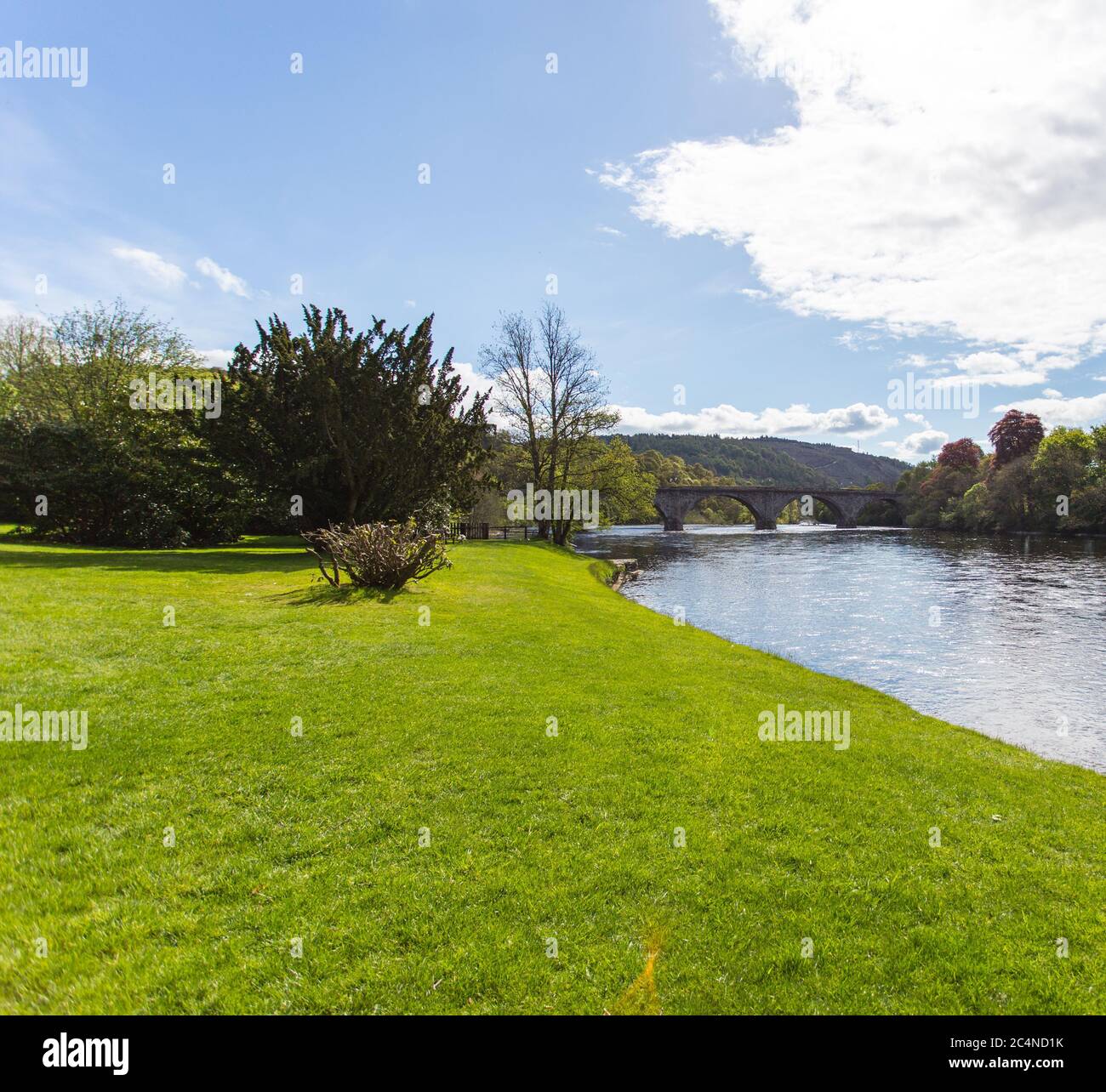 Beautiful landscape and the Dunkeld bridge on the River Tay in Scotland ...