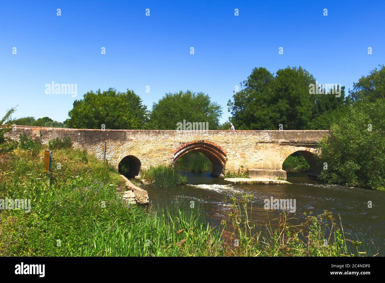 Harrold bridge hi-res stock photography and images - Alamy