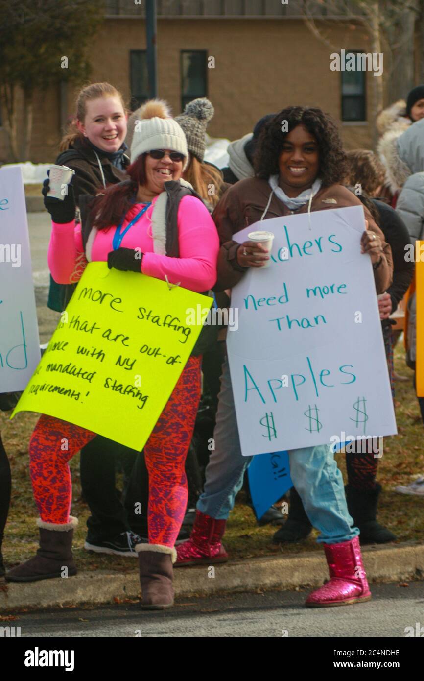 Picket signs hi-res stock photography and images - Alamy