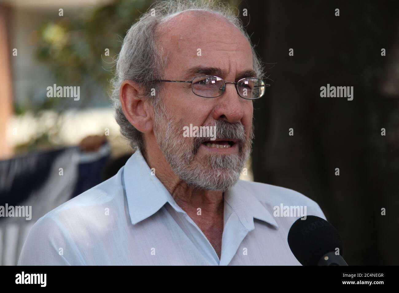The media interview Ian Rintoul from Refugee Action Coalition before ...
