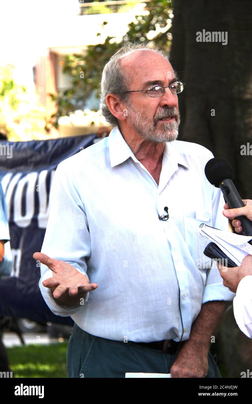 The media interview Ian Rintoul from Refugee Action Coalition before ...