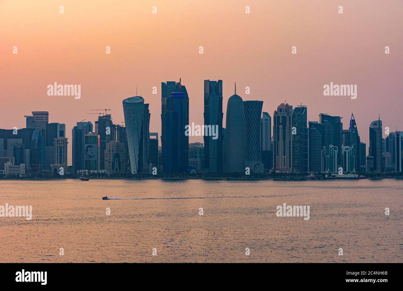 Qatar doha city hi-res stock photography and images - Alamy