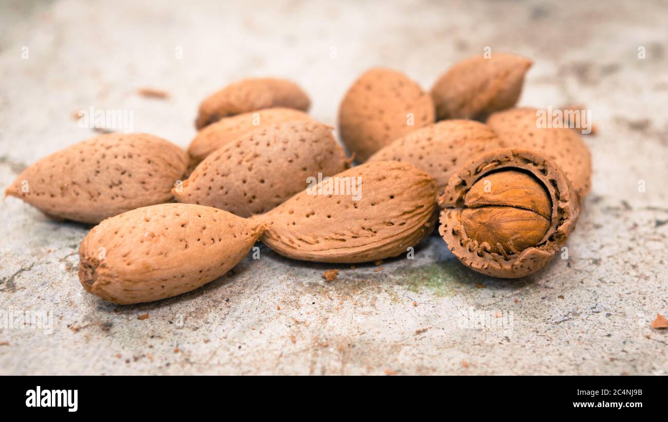 Broken almonds hi-res stock photography and images - Alamy