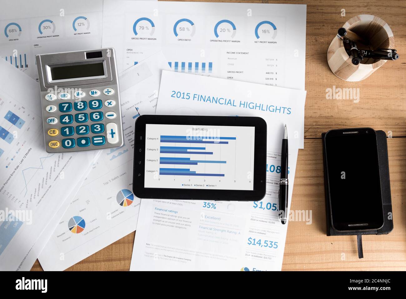 Charts and graphs hi-res stock photography and images - Alamy