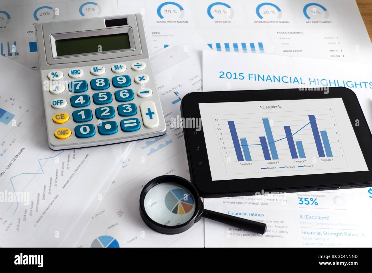 Charts graphs hi-res stock photography and images - Alamy