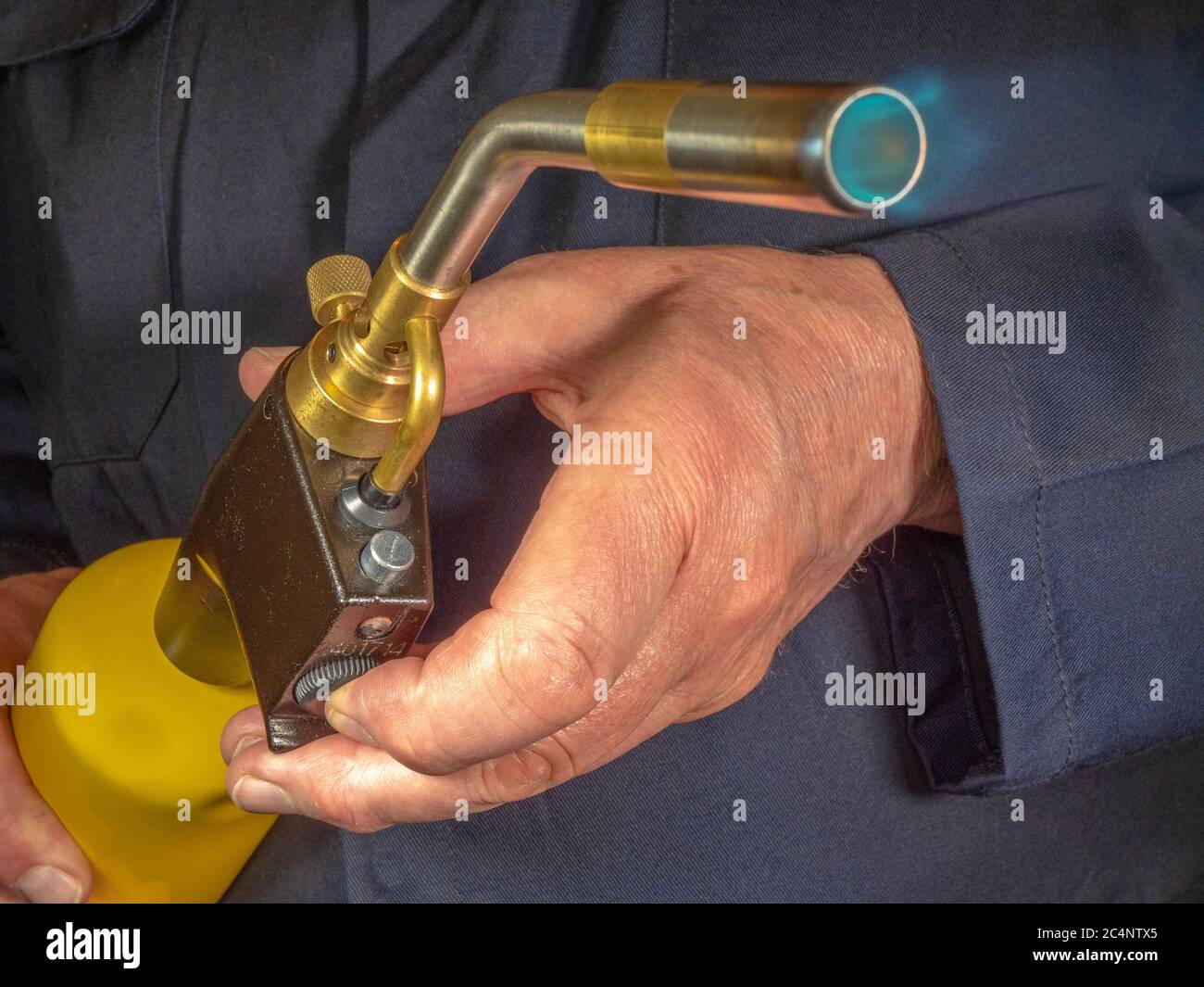 Blow torch gas cylinder hi-res stock photography and images - Alamy