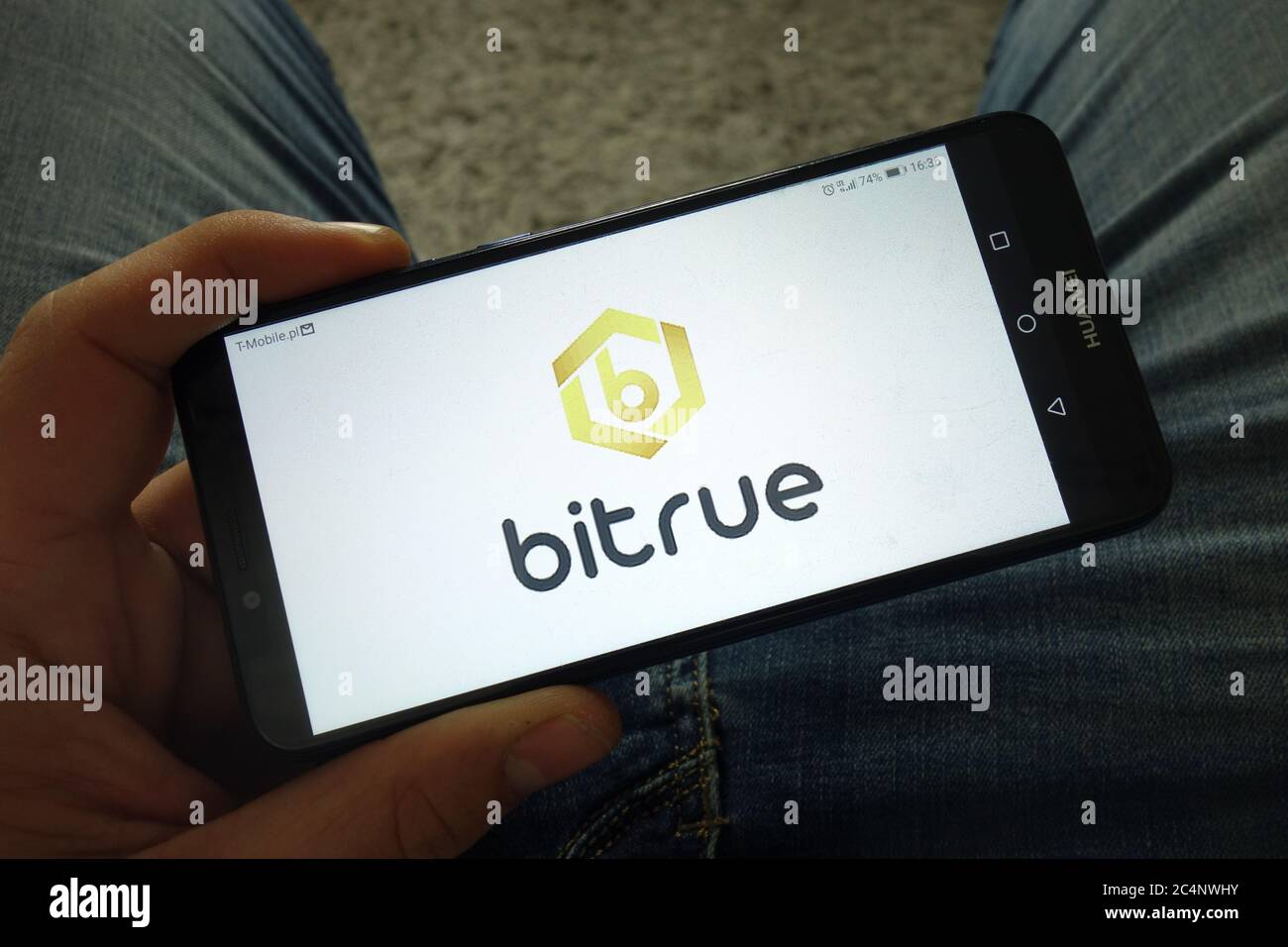 Bitrue logo hi-res stock photography and images - Alamy