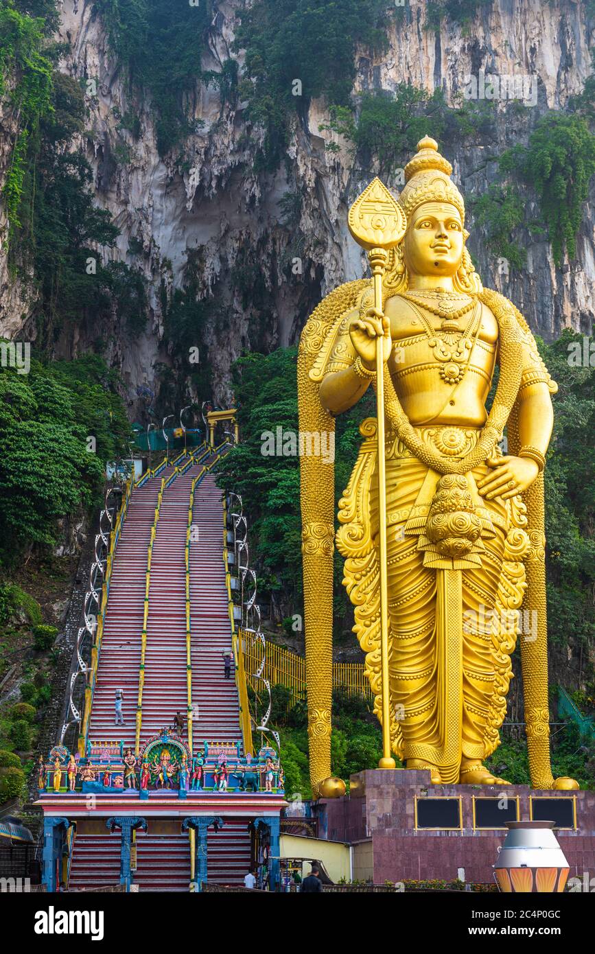 Hinduism statue hi-res stock photography and images - Alamy