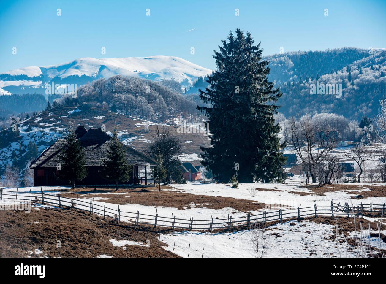 Villages in the valley hi-res stock photography and images - Alamy