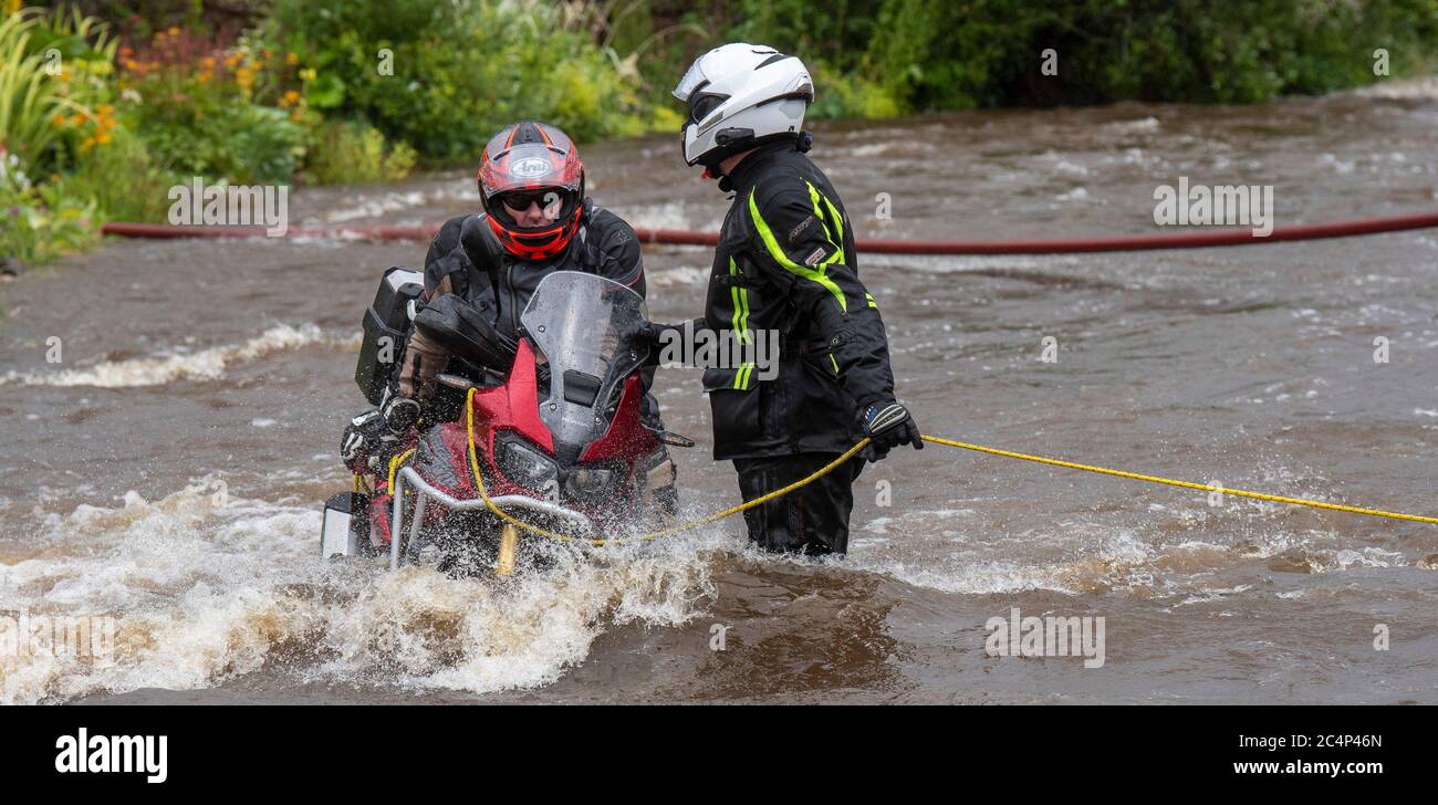 Extreme rescue hi-res stock photography and images - Alamy