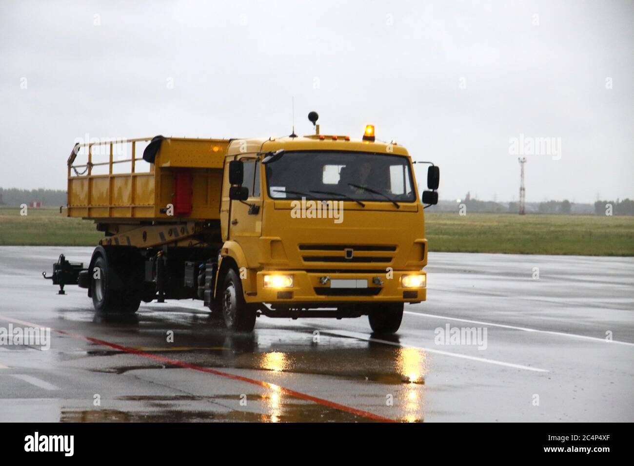 Aircraft on lorry hi-res stock photography and images - Alamy