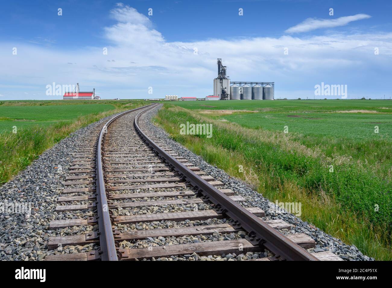 Inland grain terminal at Gleichen, Alberta, Canada Stock Photo - Alamy