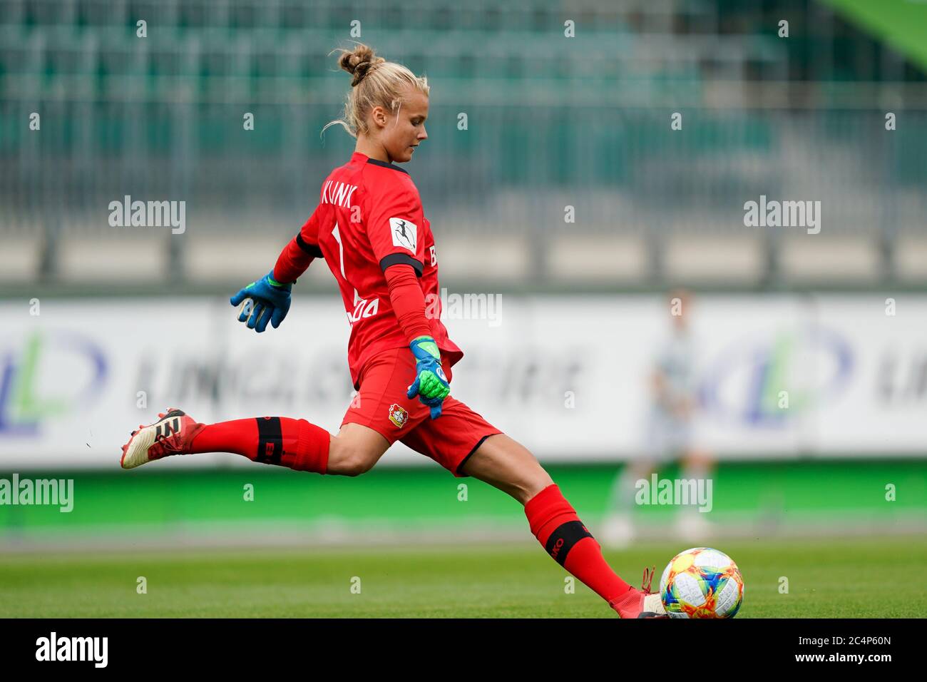 Goalkeeper Anna Klink of Bayer 04 Leverkusen during the Womens ...