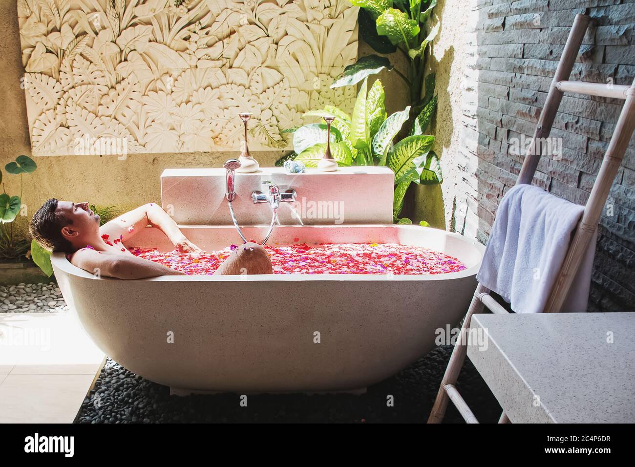 Bath full water bathtub hi-res stock photography and images - Alamy