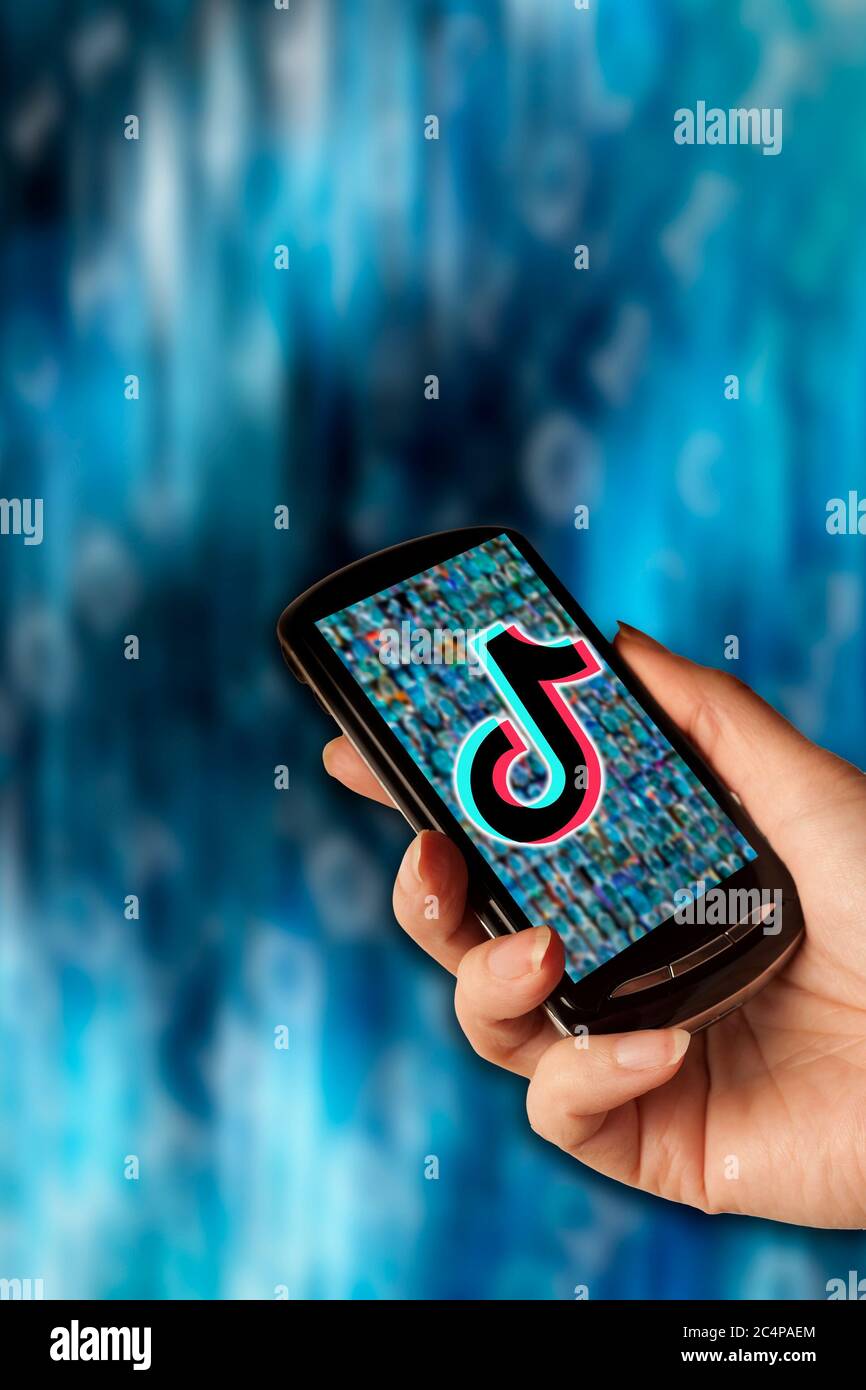Tik tok logo hi-res stock photography and images - Alamy
