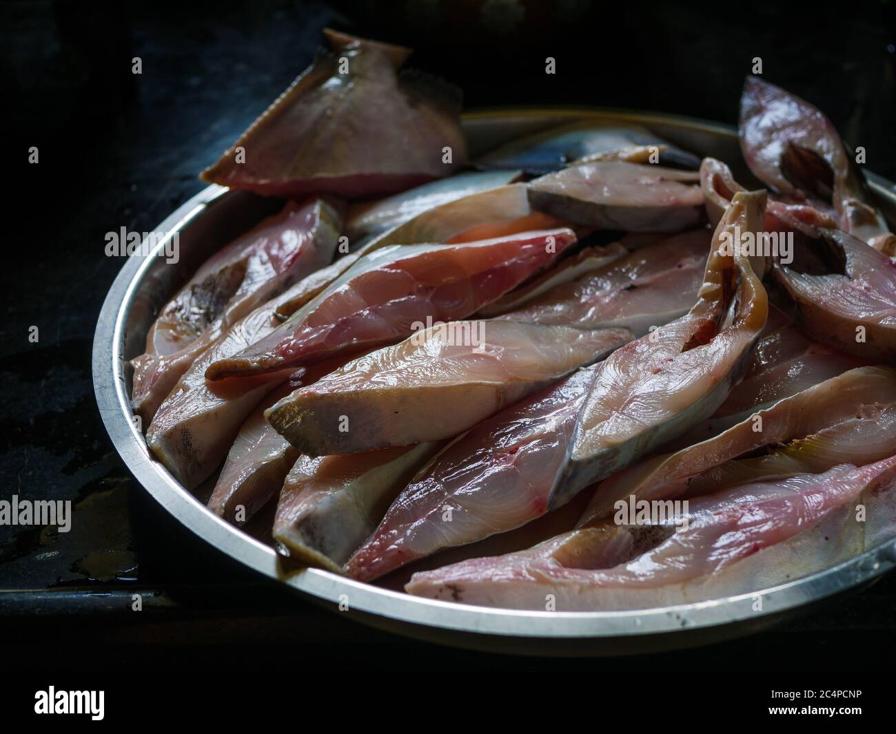 Raw pomfret hi-res stock photography and images - Alamy