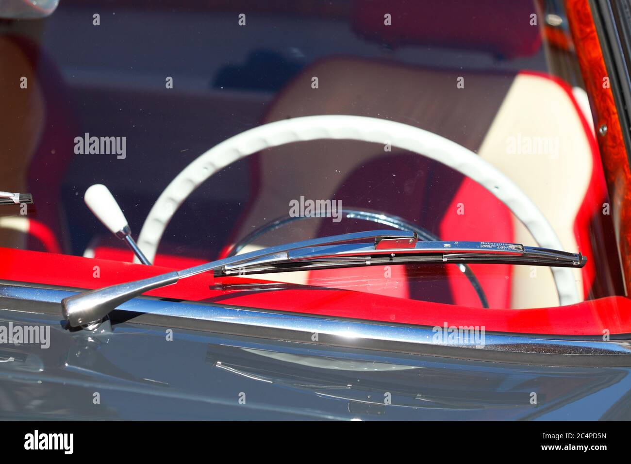 Pkw scheibe hi-res stock photography and images - Alamy